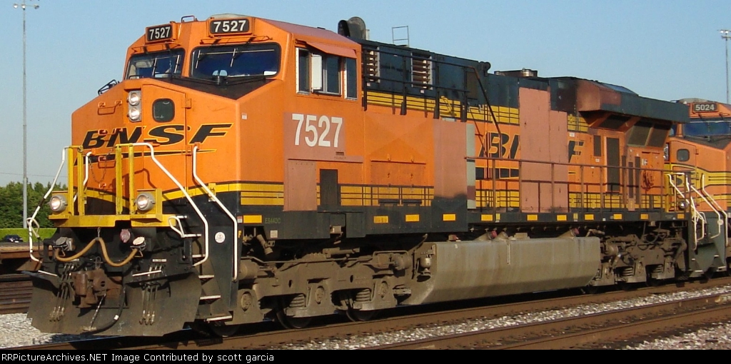 BNSF 7527